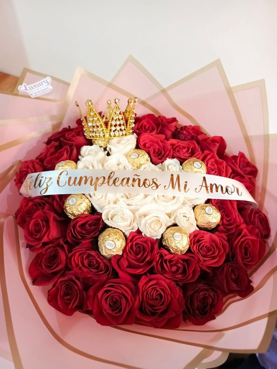 Ramo de rosas con chocolate ferrer – LUXURY DETAILS